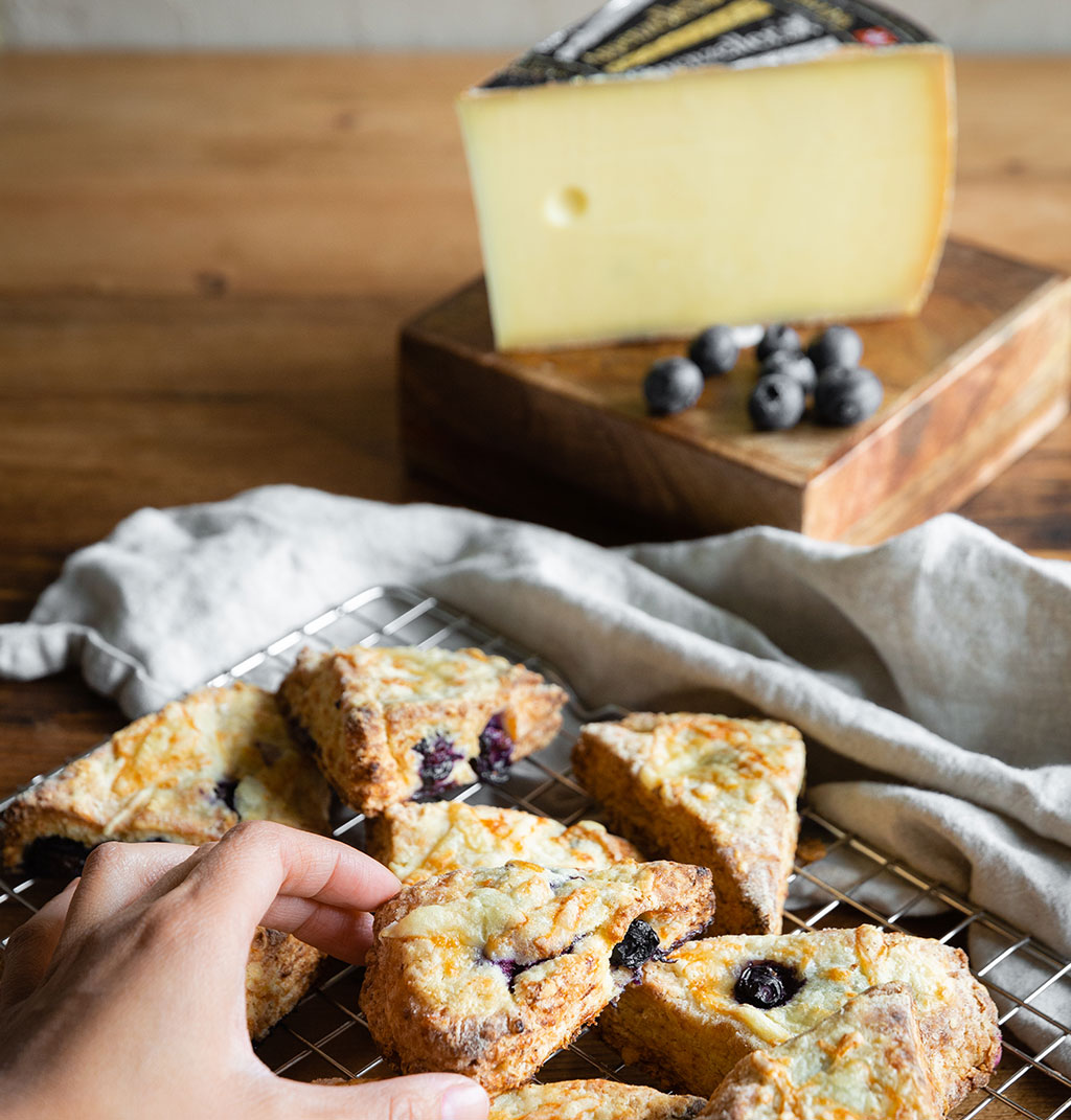 Scone with Appenzeller® Black Label and blueberries – The Soul of Breakfast
